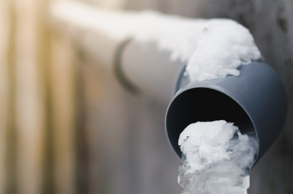 Temperature Drop Below Freezing Point Can Destroy the Pipes in Your ...
